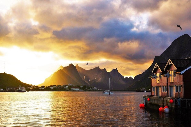 Follow the Midnight Sun (Norway – Sweden – Finland)